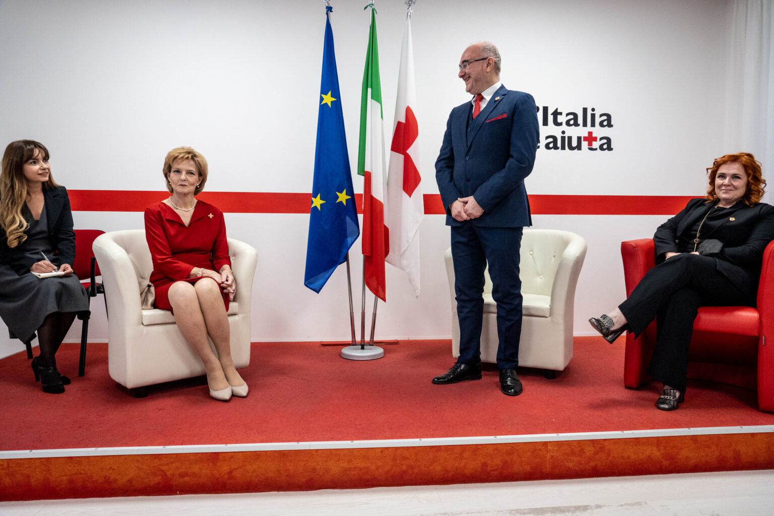 La CRI riceve S.M. Margherita, Custode della Corona di Romania e ...